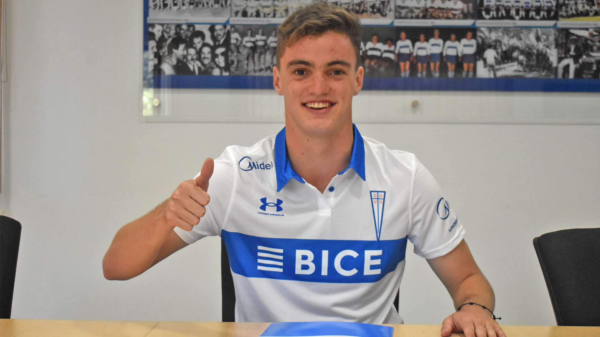 Diego Ossa firmó su primer contrato profesional: "Tengo el hambre de sumar minutos y ganar cosas ...