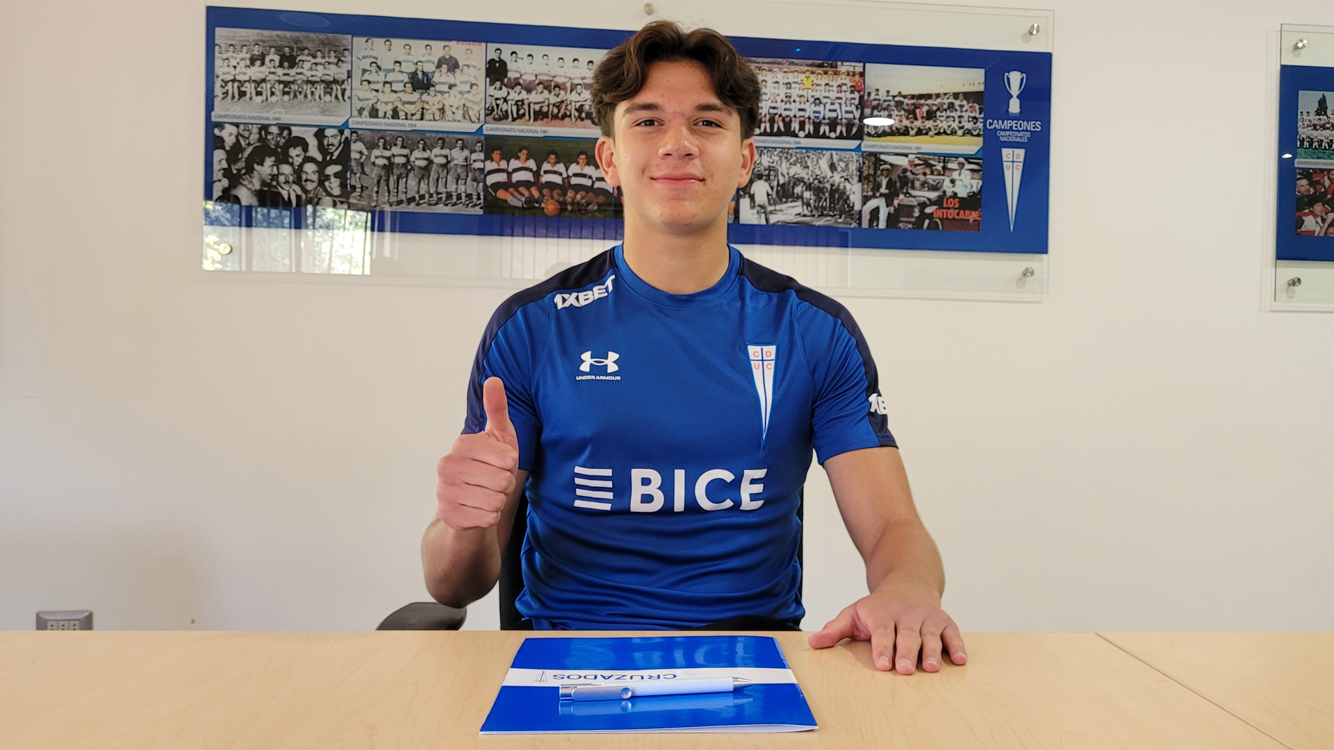 Axel Cerda firmó su primer contrato con La Franja - Cruzados