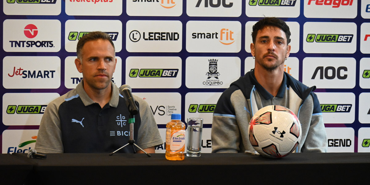 Conferencia prensa previo al Clásico Universitario de Copa de Verano ...